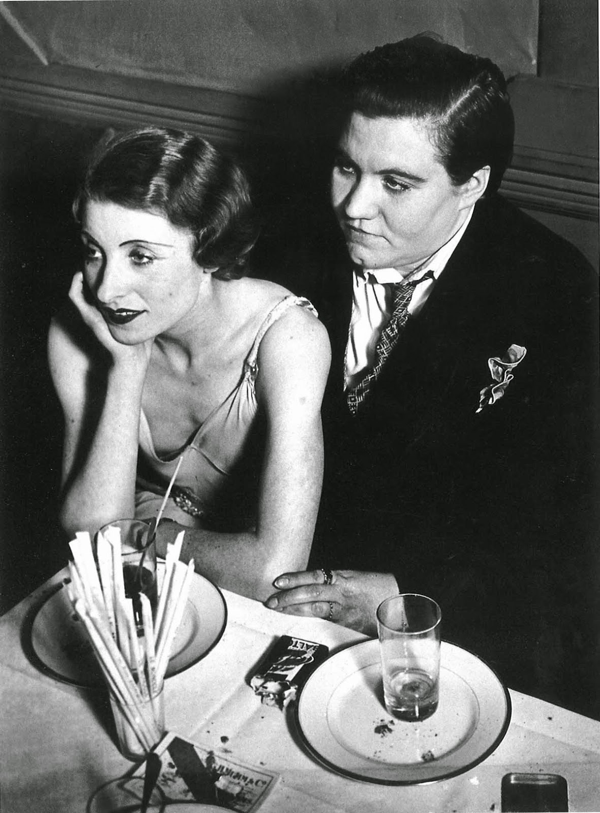 Inside Le Monocle The Parisian Lesbian Nightclub Of The 1930s
